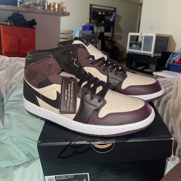 Jordan | Shoes | Air Jordan Mid Se Velvet Brownearthsanddrift Brun ...